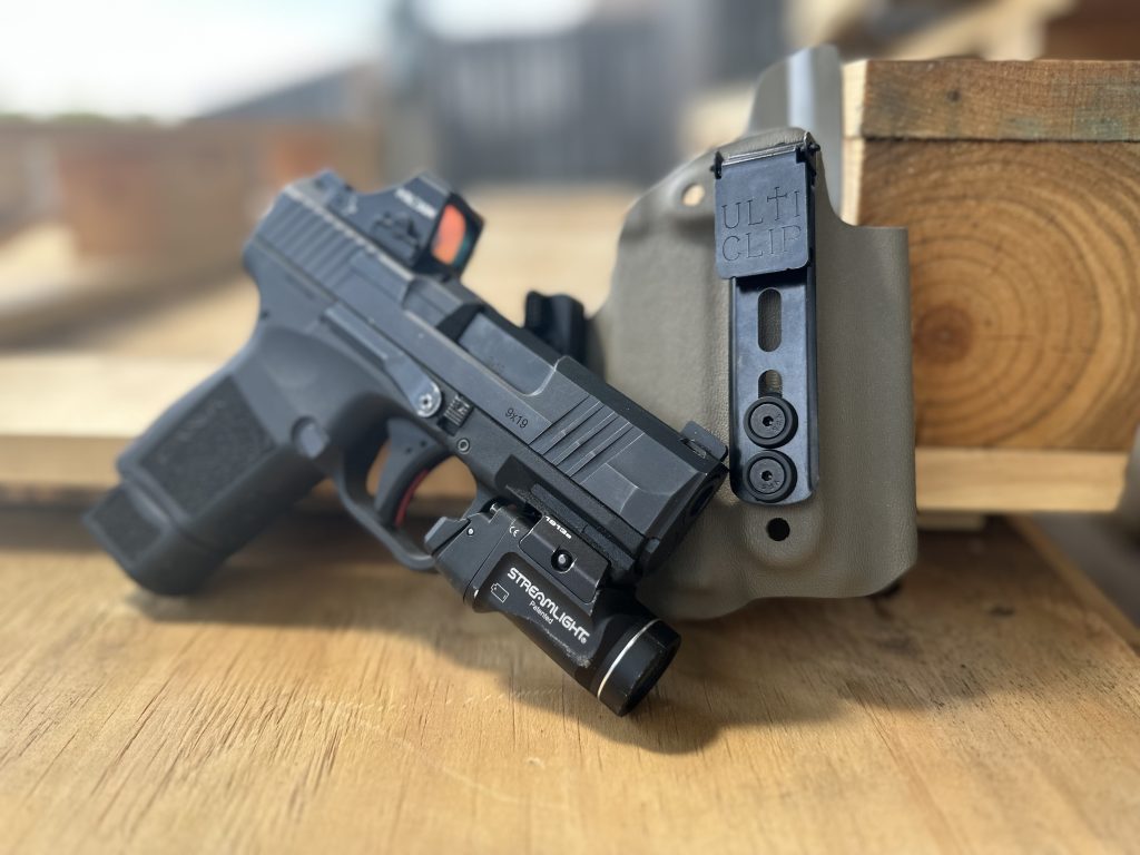 Canik Mete MC9 with Olight Valkyrie PL-Mini 2 Light Holster