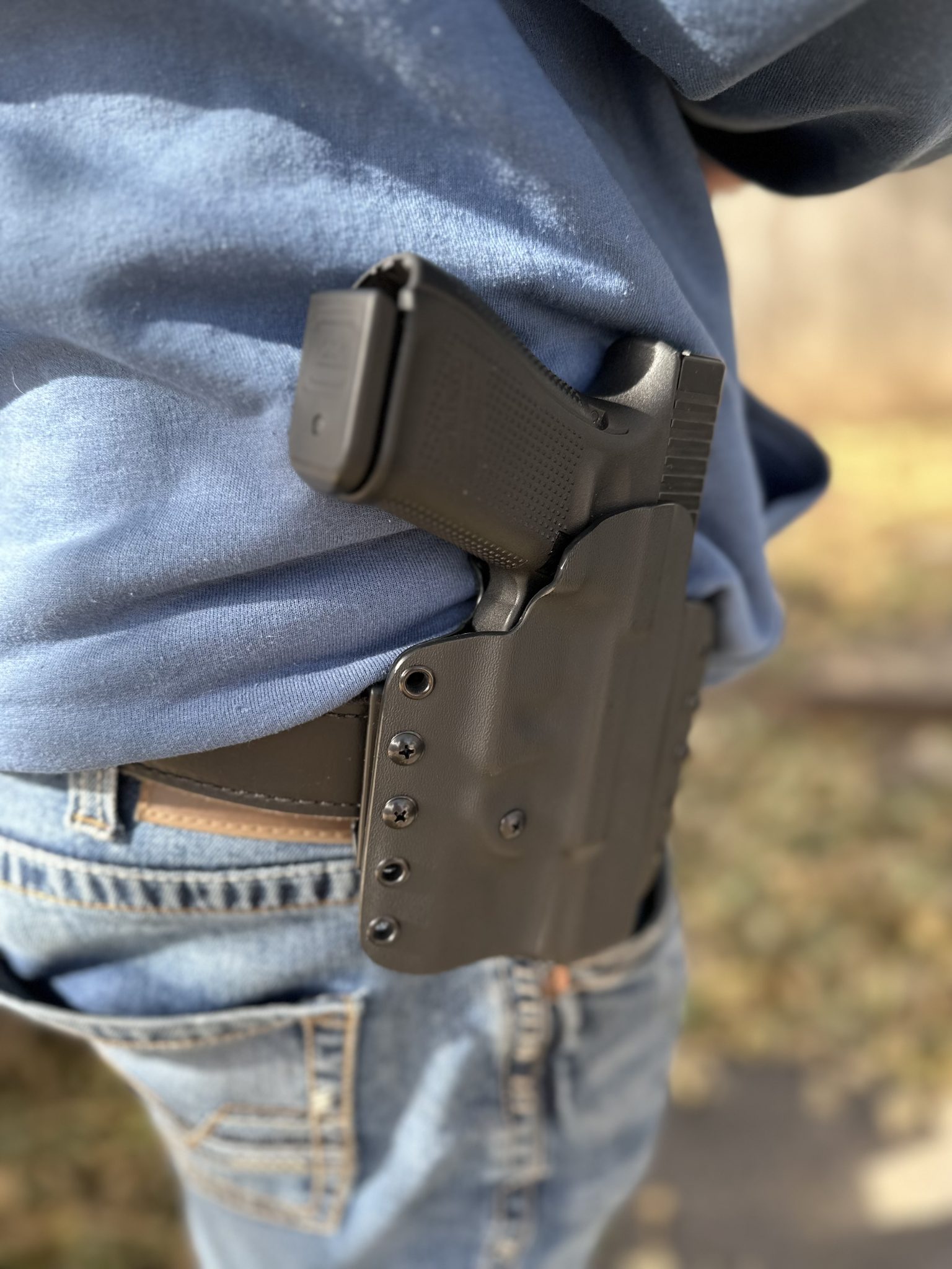 Outside Waistband Holster Compatible with Glock 19 Pistol